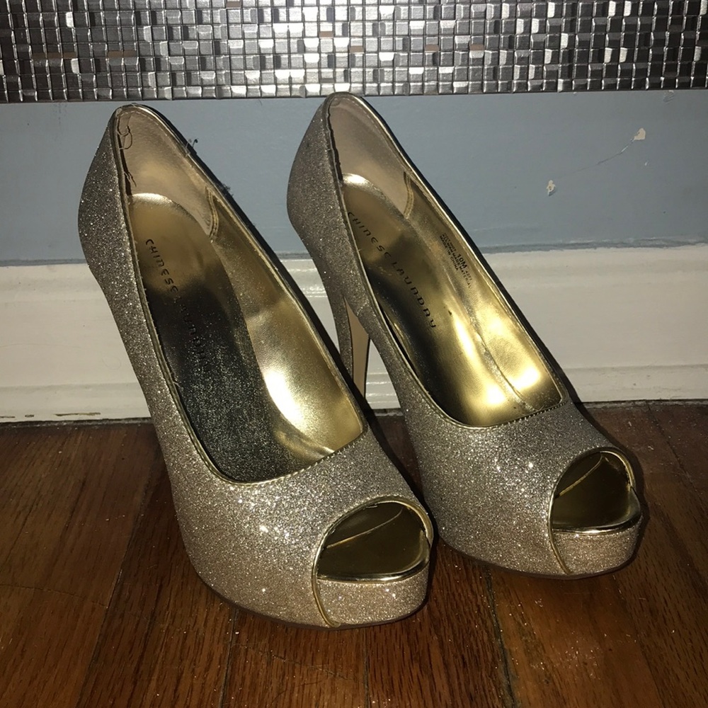 Gold Sparkle Shoes - Gem